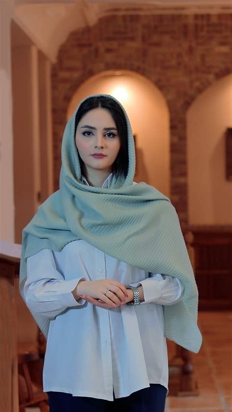 ‎parya Moharrami پریا محرمی‎ ‎انسان به اندازه داشته‌ی درونی اش