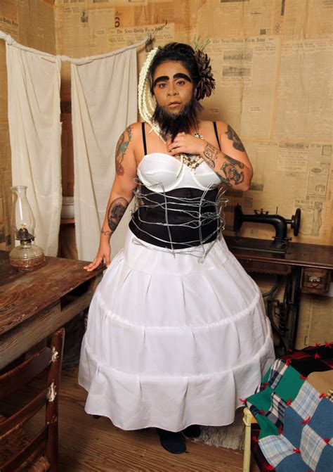 As Julia Pastrana Mari Hernandez