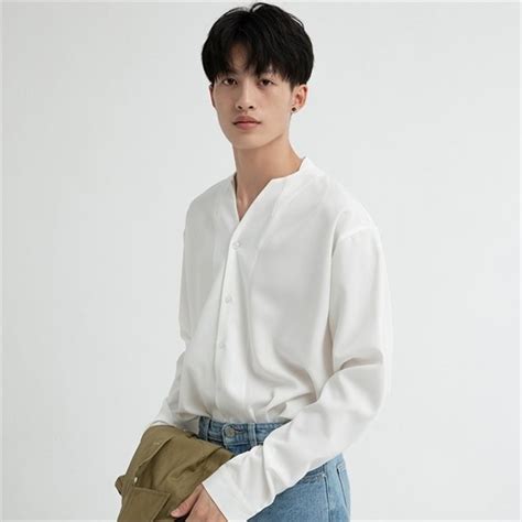 [제이앤몰스]브이넥 카라 화이트 긴팔 셔츠 남방 남성 남자 와이셔츠 편안한 핏 M268 P079414595