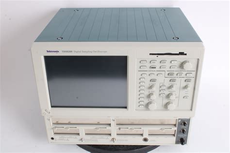 Tektronix Tds8200 Digital Sampling Oscilloscope No Options Fair Cond