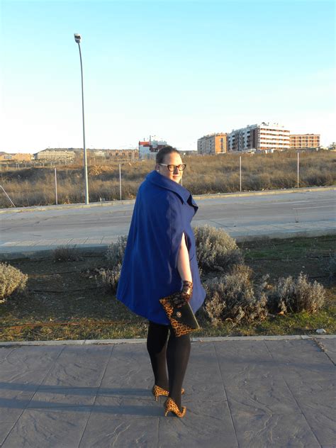 Look Capa Azul Klein Chicas Curvy Outfit Chicas