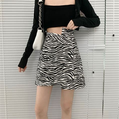 Zebra 프린트 한국 레오파드 프린트 쇼트 블랙 섹시 미니 스커트 Y2k Femme 하라주쿠 카와이 A 라인 불규칙한 하이 웨이스트 스커트 2021스커트