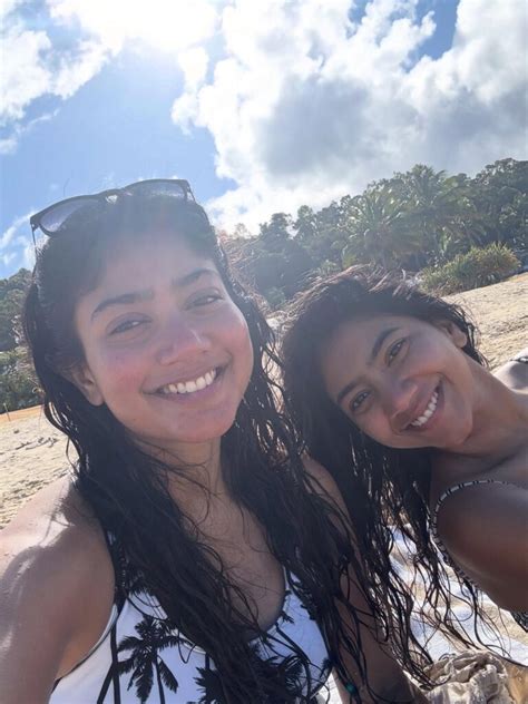 Sai Pallavi With Pooja Kannan Serve Sister Goals