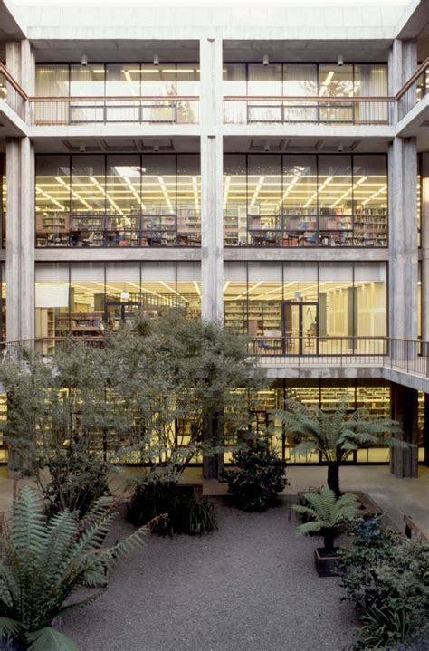 Mchenry Library University Of California Santa Cruz Courtyard