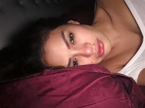 Foto Kecantikan Alami Cewek Saat Bangun Tidur Yakin Masih Mau Suka Cewek Yang Doyan Dandan