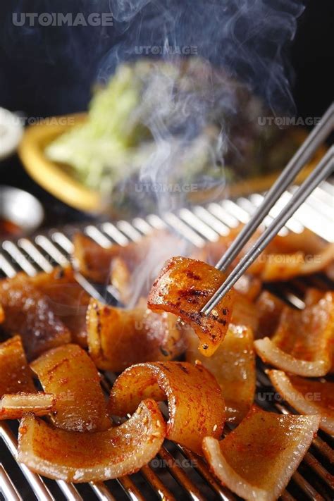 유토이미지 돼지껍데기 In 2024 Food Foodie Tableware