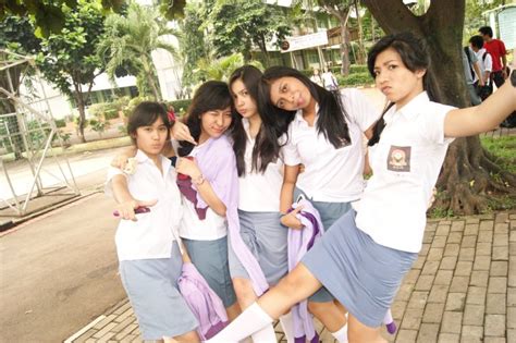 Cewek Smu Yang Suka Mencoba Hal Baru Wisbenbae