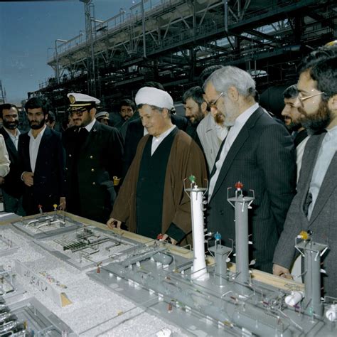 عکس‌هایی قدیمی و خاطره‌انگیز از هاشمی رفسنجانی و علی شمخانی در دوران جوانی