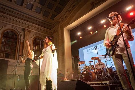 Ultimate Fleetwood Mac Tribute Band To Rock Arklow Bay Hotel Irish Independent