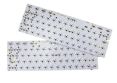 คีย์บอร์ดไร้สายแบบกำหนดเอง Pcb Tkl Rgb Hotswap Type C 80 Gaming