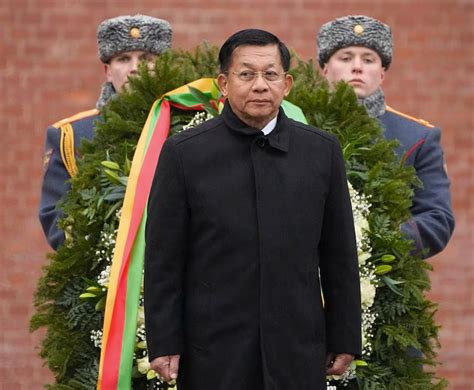 Khit မင်းအောင်လှိုင် ရုရှားနိုင်ငံ၊ ရင်ပြင်နီအောင်ပွဲသို့ တက်မည်ဖြစ်ပြီး မကြာခင်က အပြီးအပြတ