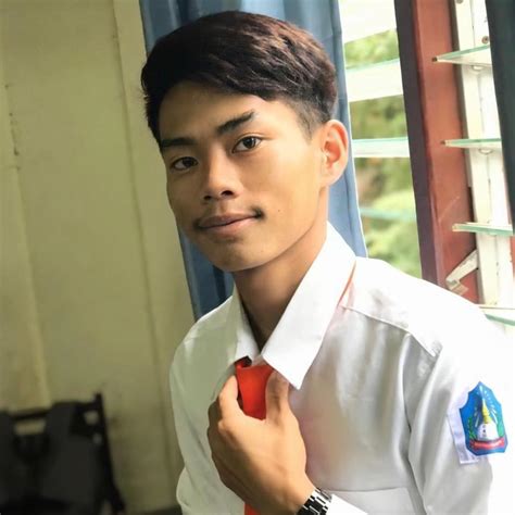 ຂາຍລົດໃຫຍ່ມືສອງທຸກຊະນິດ Added A ຂາຍລົດໃຫຍ່ມືສອງທຸກຊະນິດ