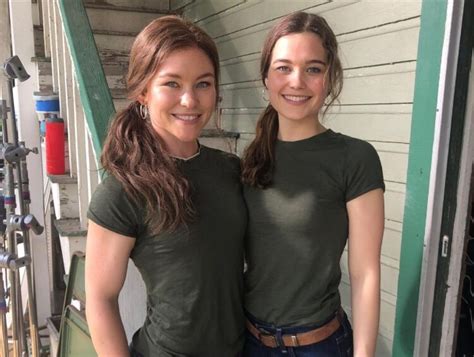 Hot Sexy New Sarah Catherine Hook Bikini Pics