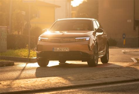 Nuovo Opel Grandland Il Suv Puro E Audace Video