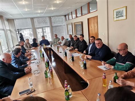 Николовски постигнат е договор за зголемување на цената со сите откупни компании Пела Радио