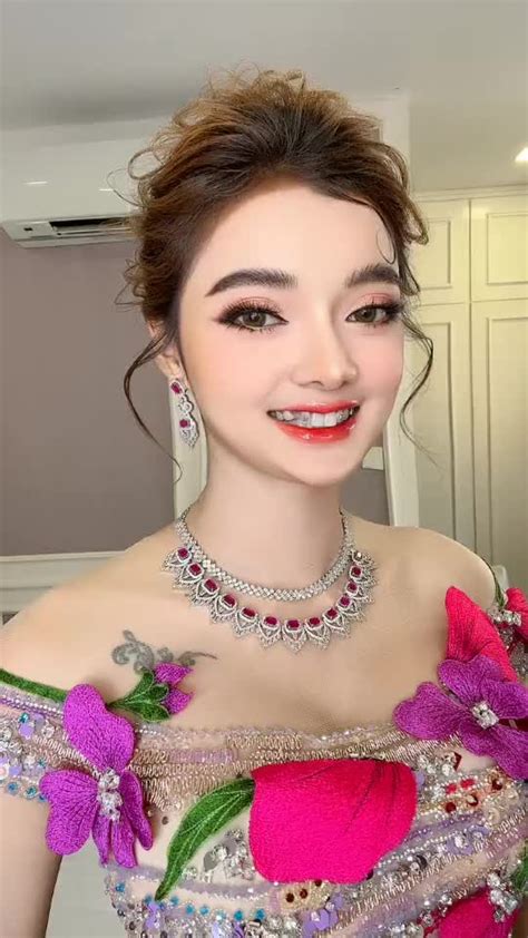 សុខ លីន មួយឈុតនេះស្អាតខប់💕😍 Tnaot