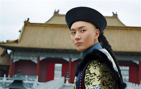 《甄嬛传》果郡王扮演者李东学，为何在大火后选择消失？一直是迷 知乎