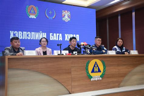 Үерийн усыг соруулж шуудуу далан татаж байна Newswall