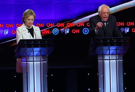 At Debate Hillary Clinton Leaves Questions About Approach To Banks The New York Times