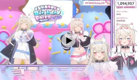 본인 가슴이 출렁거리는걸 보고 부끄러워하는 후와와 버튜버 에펨코리아