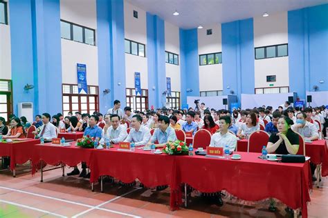 H N Sinh Vi N Tham Gia Ch Ng Tr Nh Kh I Nghi P V Th Ng M I I N T T Nh B C Ninh N M