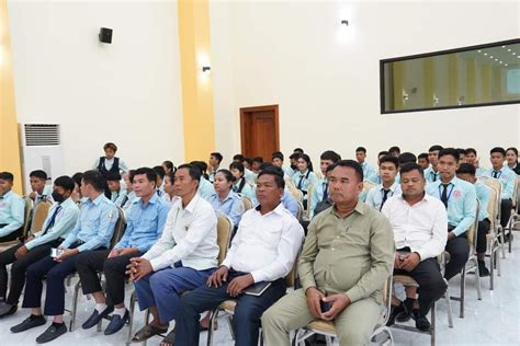 លោករដ្ឋមន្ត្រី ថោង ខុន