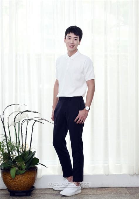 Yoon Hong Bin Picture 윤홍빈 Hancinema