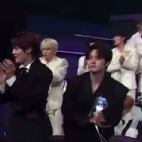 도리 On Twitter 수상 축하해주는 사히👏 Khybplpto1 Twitter