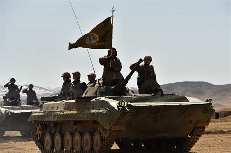 Хуурай замын цэргийн нэгтгэлүүдийн нэгдсэн хээрийн сургууль боллоо