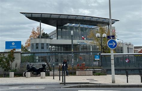 Lyon Au Lycée La Martinière Monplaisir Des élèves « Habitués Aux Tirs De Mortiers
