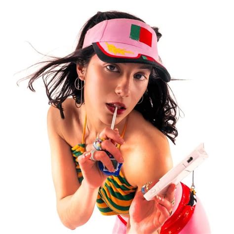 Sofia Sofiashizuko • Threads Say More