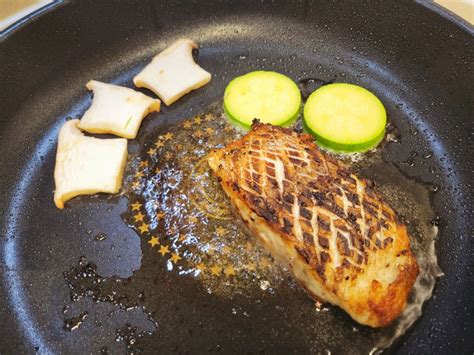 집에서 즐기는 홈스토랑 농어 스테이크 레시피 겉바속촉 생선 스테이크 만드는법 집에서 즐기는 홈스토랑 농어 스테이크 레시피 겉바속촉 생선 스테이크 만드는법