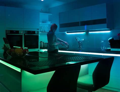 How To Choose WiFi Wireless LED Controller Or Bluetooth LED Controller LED Controller