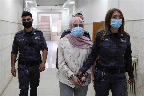 Junge Araberin erhält zwei Jahre Gefängnishaft für Anwerben von Terror Rekruten Fokus Jerusalem