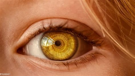 این علامت عجیب در چشم ممکن است نشانه سرطان باشد