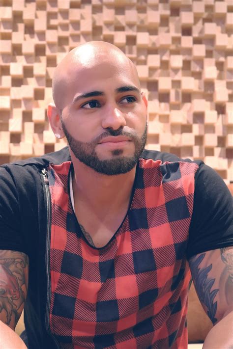 무료 이미지 남자 사람들 머리 화이트 찾고있는 남성 초상화 모델 어린 청소년 라이프 스타일 헤어 스타일