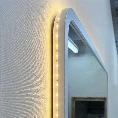 Espelho Com Led Embutido Retangular Com Cantos Arredondados Sofisticação E Funcionalidade