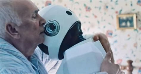 초고령사회 ‘돌봄 로봇 활약 치매 예방부터 말벗까지 “당신을 기꺼이 도울게요”