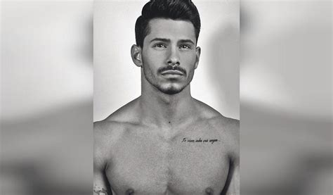 35 مورد از بهترین و جدیدترین طرح های تاتو خالکوبی مردانه 2020