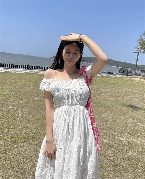 조이비비 아일랜드 펀칭 오프숄더 레이스 롱원피스