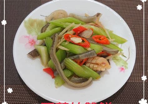 西芹炒雙鮮 簡單料理 食譜與作法 by 潘俊霖的 簡單料理 Cookpad