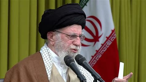 رهبر انقلاب احمق‌ها بوی کباب شنیدند