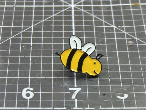 Bee Enamel Pin By Nick Tailor Download Free Stl Model
