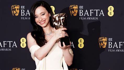 Mikey Madisons Message For Mom In BAFTA Speech Is Too Sweet To Miss