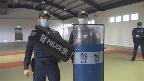 防暴臂盾堅固輕巧 員警執勤安全升級 鑫傳國際多媒體科技股份有限公司 Tdn台灣生活新聞