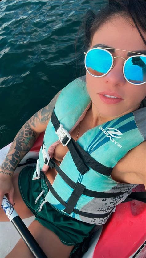 Claudia Gadelha R Claudiagadelha