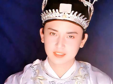 岁月果然是把杀猪刀，曾经惊艳过我们的童年男神，都去演叔叔了！腾讯新闻