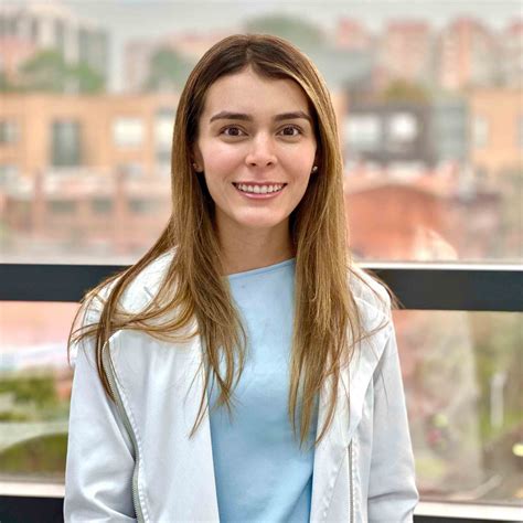 Dra Maria Alejandra Casas Dermosalud