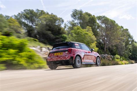 Mini Prépare La Première Sportive Jcw électrique