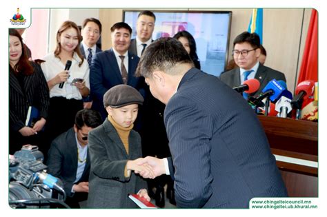 ҮНДЭСНИЙ ЭНГИЙН ЦАХИМ ГАДААД ПАСПОРТ ОЛГОЖ ЭХЭЛЛЭЭ